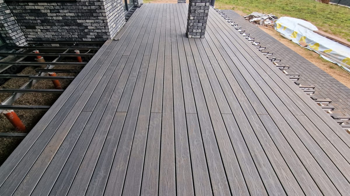 Comparing Decking Materials: Vinyl, Composite, or Wood? - Waterproof Decks of Oregon